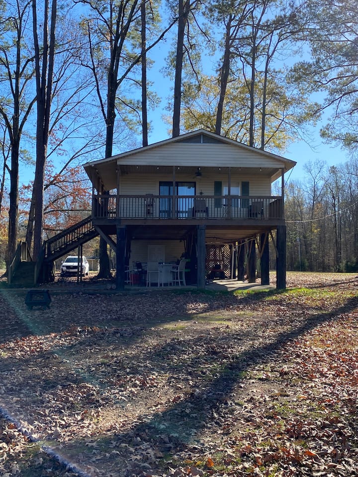 Quiet River Front Retreat - Greensboro, AL