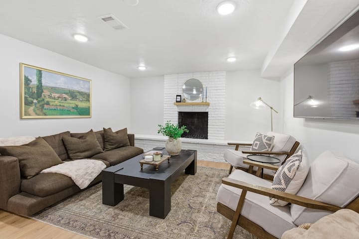Cozy Modern Getaway— 3 Min To American Fork Canyon - Highland, UT