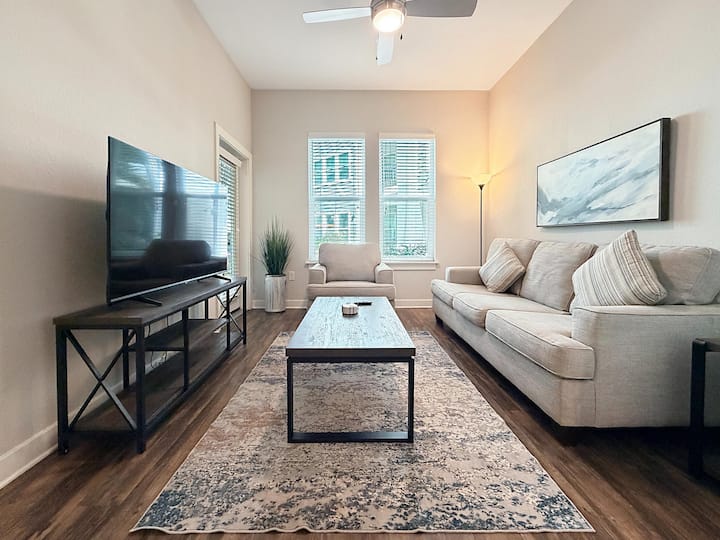Upscale 1 Br Apt In Westshore, Courtyard Views - Aeropuerto de Tampa (TPA)
