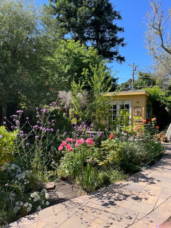 Charming 3 Bedroom 2 Bath Home In Barron Park - Mountain View, CA