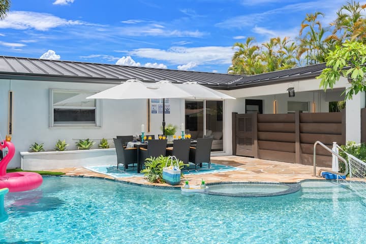 Waterfront | Pool | Kayak + Sups | Mini Putt - Wilton Manors, FL