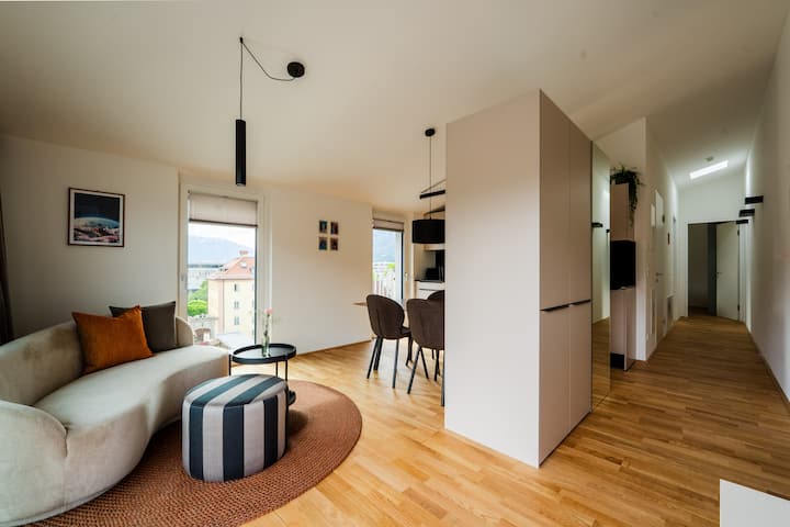 3-zimmer-apartment Mit Dachterrasse & Weitblick - Innsbruck