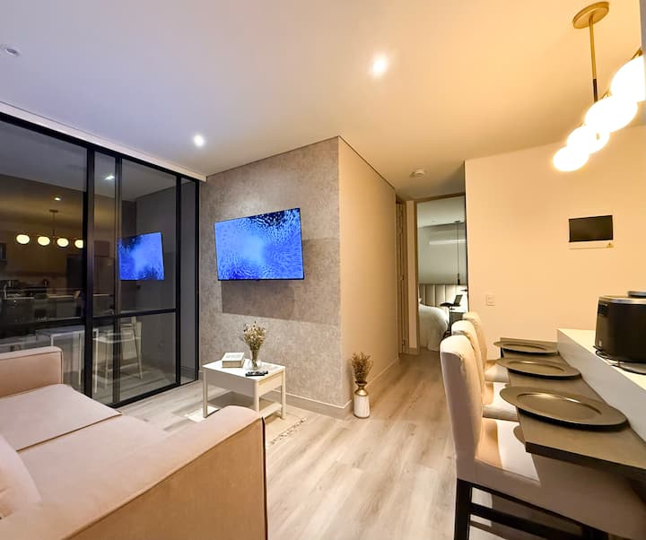 Cozy 2br Poblado Apt | 23rd Floor Views, Ac & Wifi - Medellín