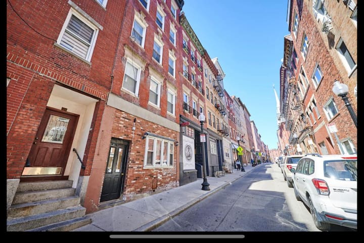Heart Of The North End | Patio, W/d + Dog-friendly - Boston, MA