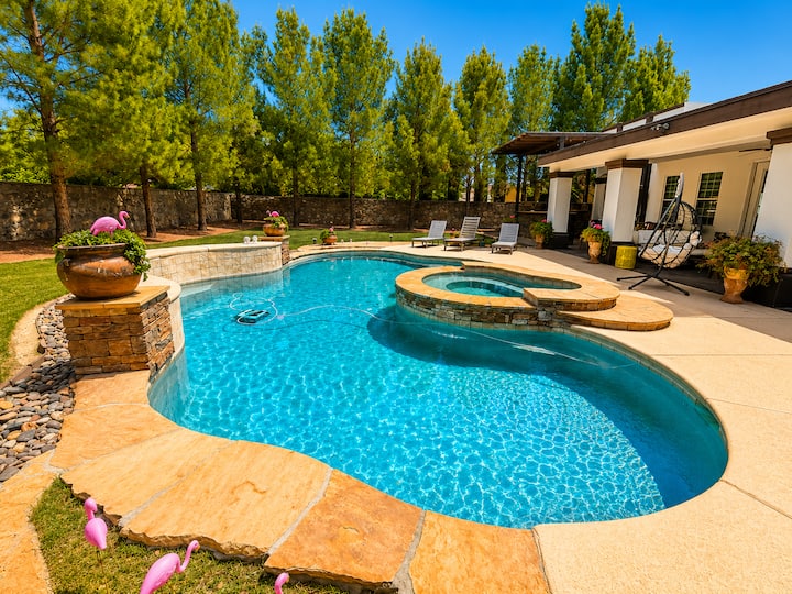 Peaceful Luxury Escape In The Willows - El Paso, TX