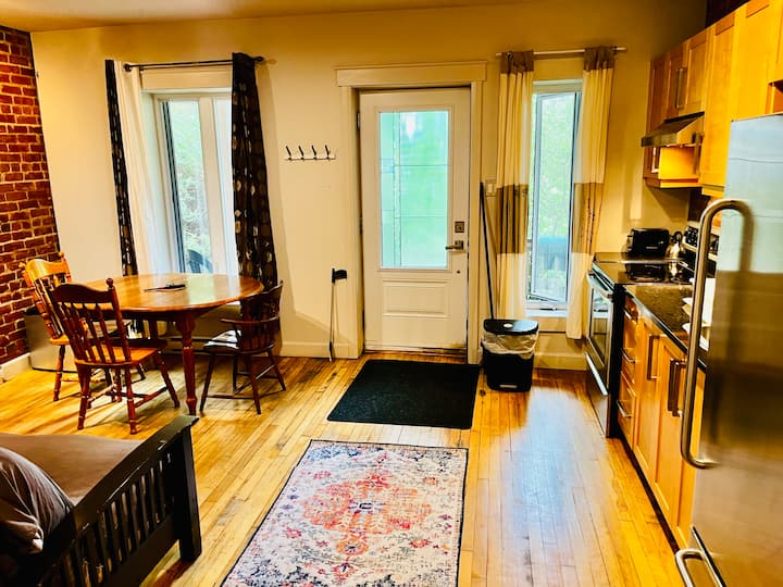Charmant Appartement Au Cœur De Sherbrooke - Sherbrooke