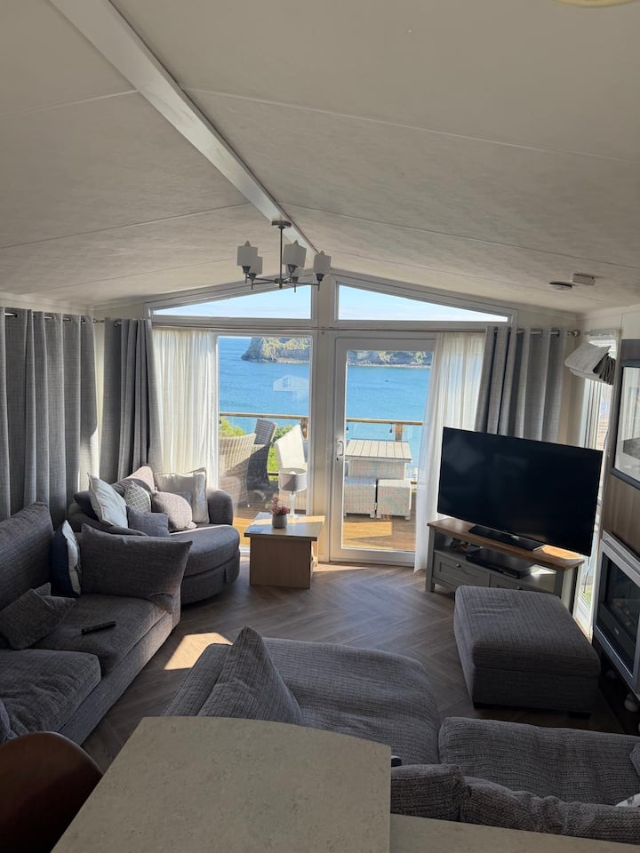 Lydstep Beach Holiday Home - Ocean View - Tenby