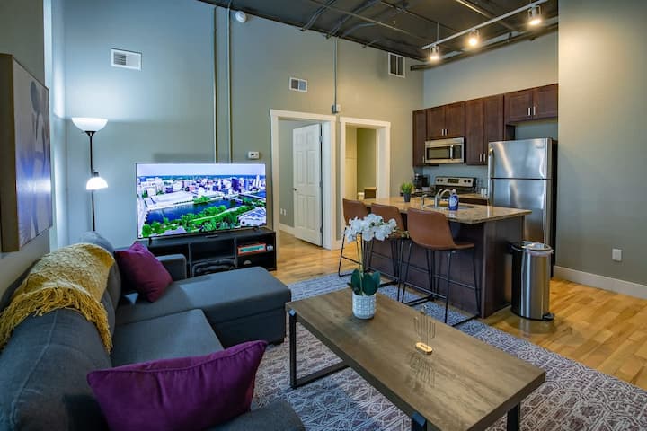 Urban Spacious Loft Downtown - Grand Rapids, MI