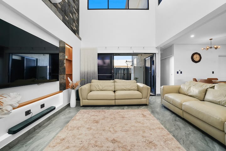 Ultra Modern Luxury With Pool Northcrest Estate - Darwin