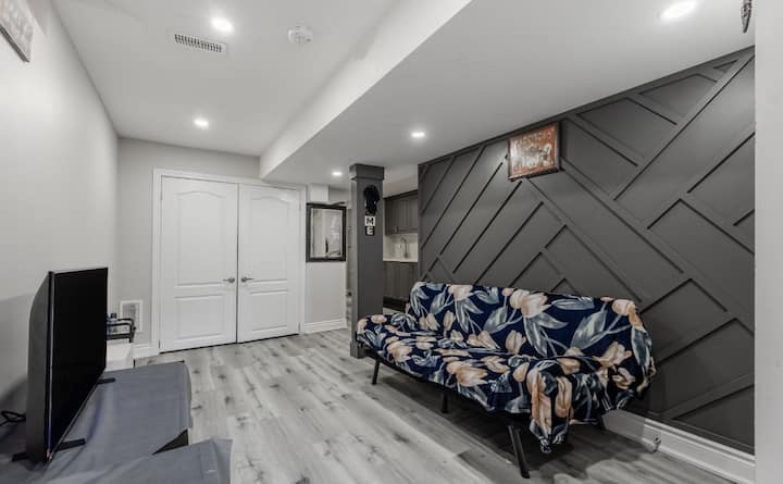 2br Retreat - Bright Basement Near Gta Attractions - Brampton