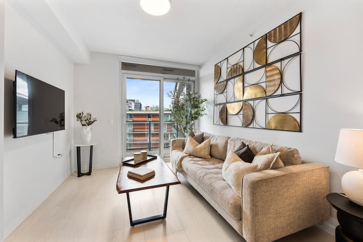 Modern 2br • Central Ac • King Bed • Parking - Richmond