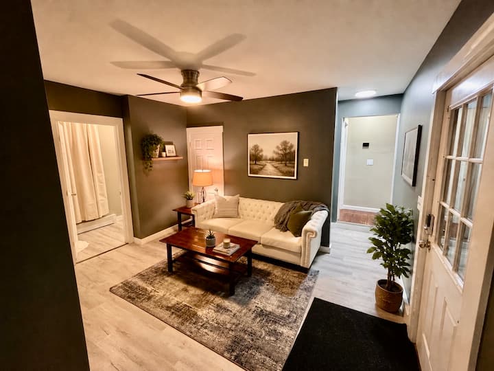 Modern 2br Near Cmmc And Downtown - Minot, ME