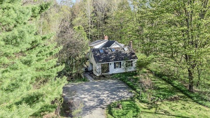 Beautiful Woodstock Home With Fire Pit, Grill, And - Woodstock, VT
