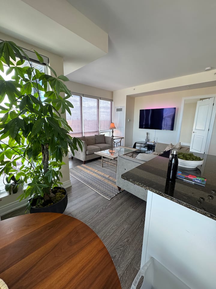 Stylish 2br At Yonge & 16th - Vaughan