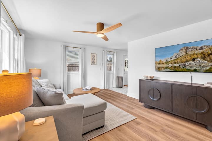 3 Bedroom Concert Cottage - Bangor, ME