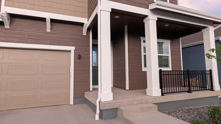Modern And Sleek Walk-out Basement Suite - Broomfield, CO