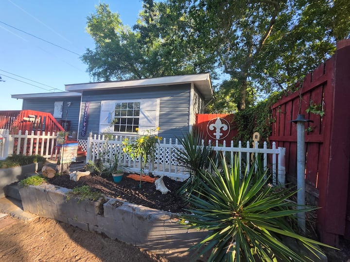 Downtown Gulfport Cozy Courtyard
Minutes To Beach - Gulfport, MS