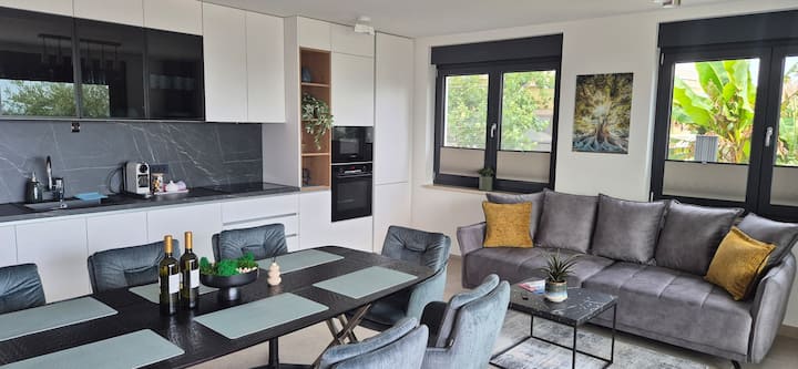 Dinary Deluxe Green Apartment - Nin