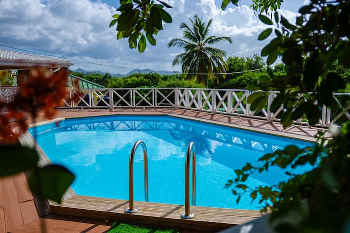 Cherry Blossom Villa Near Beaches Golf& Rodney Bay - Sainte-Lucie