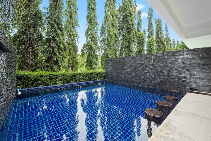 *Golf Retreat Stunning Course Views Sleeps14 V325 - Phuket