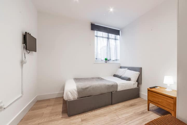 Central - Stay 2 - Near Transport - Parking - Wifi - Maidstone
