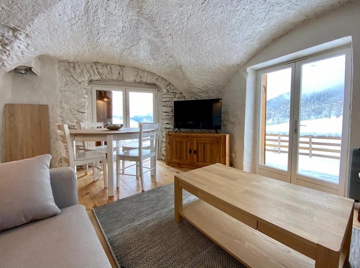 Charmant Appartement Voûté Avec Vue Montagnes - Moutiers