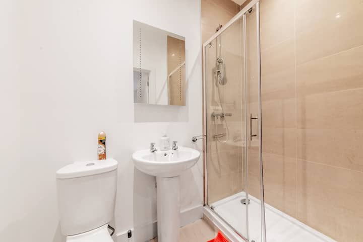Sleeps 2 - Central - Studio - Wifi - Parking - Maidstone
