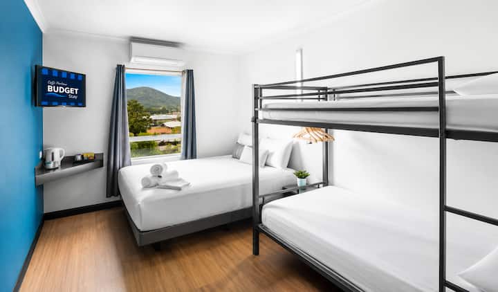 Family Room- Queen & 2 Single Bunk Beds - Coffs Harbour