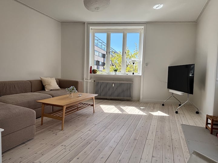 Stor, Lys Lejlighed På Frederiksberg Tæt På Metro - Copenhaguen