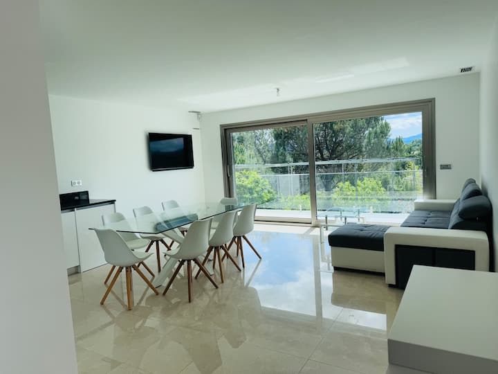 Maisonnette Lumineuse Et Moderne Dans Le Var - Vidauban