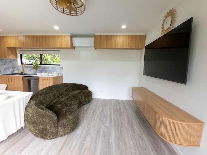 Cozy 2-bedroom Tiny Home - Brisbane
