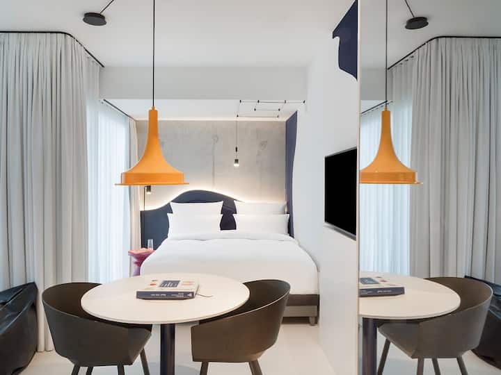 Studio Balkon Mit Belebenden Großstadt-feeling - Berlín