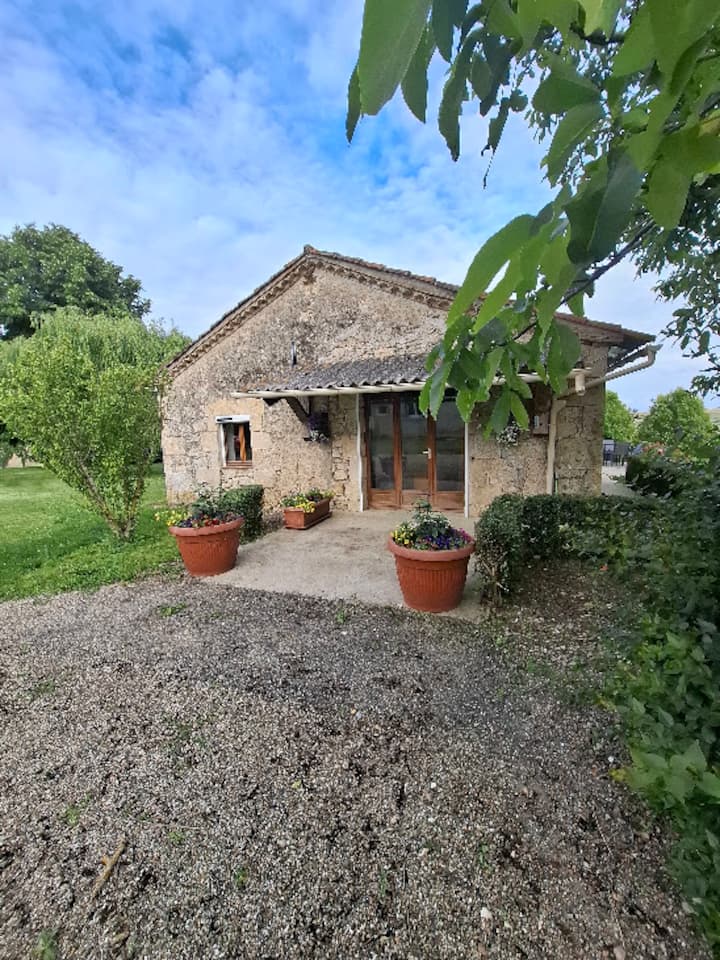 Chez Mémé : Gîte Paisible De Campagne Avec Piscine - Gers