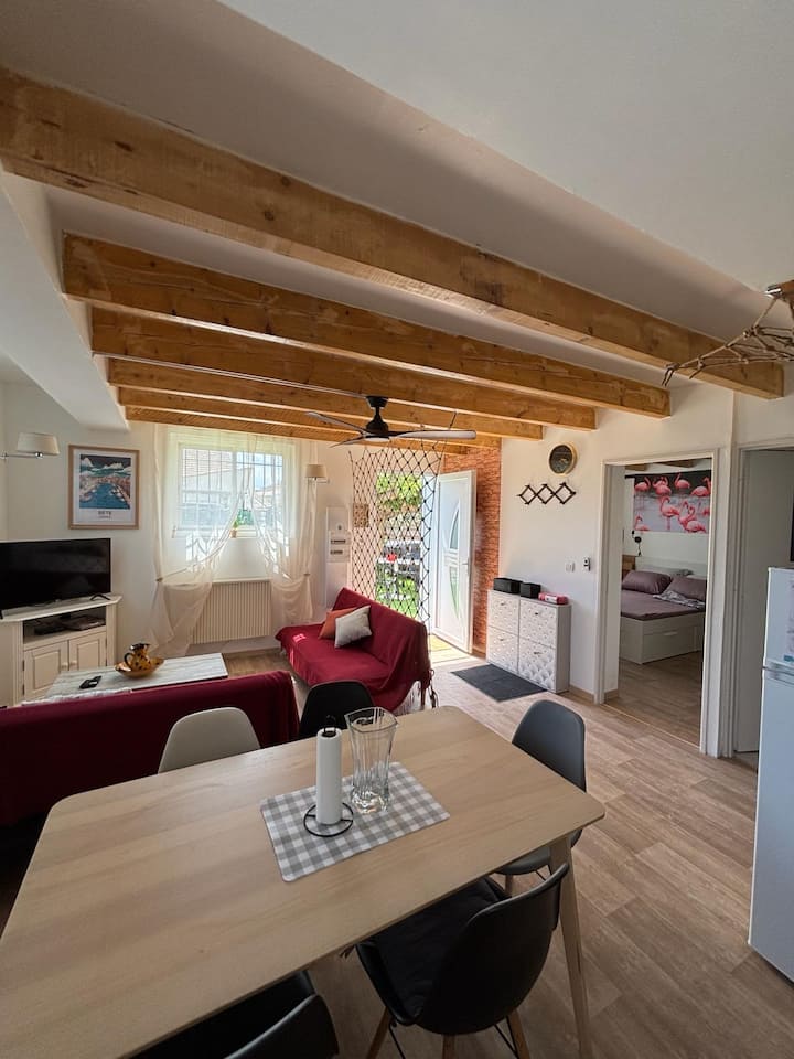 Villa 3 éToiles Moderne, 3 Chambres, Parking Privé - Mèze