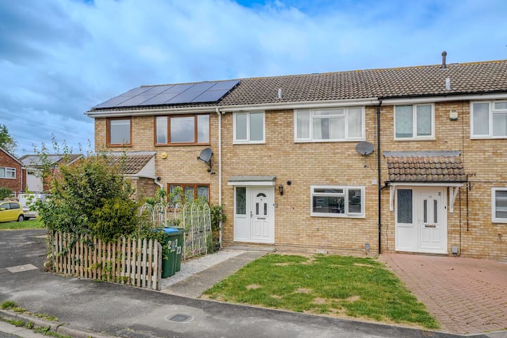 Cosy 3 Bed House In Aylesbury - Aylesbury