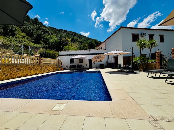 Casa Mista Del Mundo - Loja