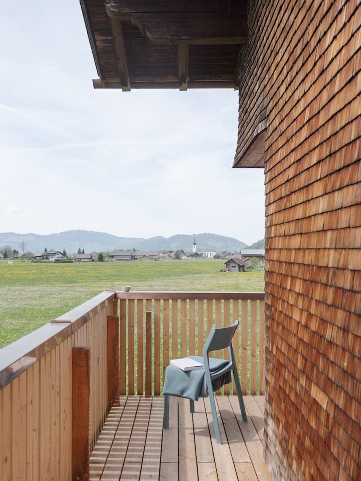 Haus Des Onkels: Das Dorfblick-apartment - Hittisau