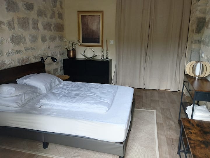 Une Chambre D'hôtes Indépendante Dans Une Maison - Cahors
