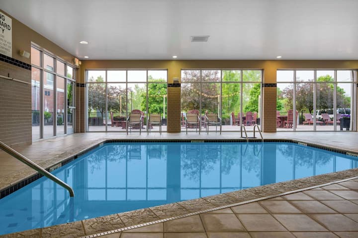 Wyndham Noblesville | King | Heated Indoor Pool - Fishers, IN