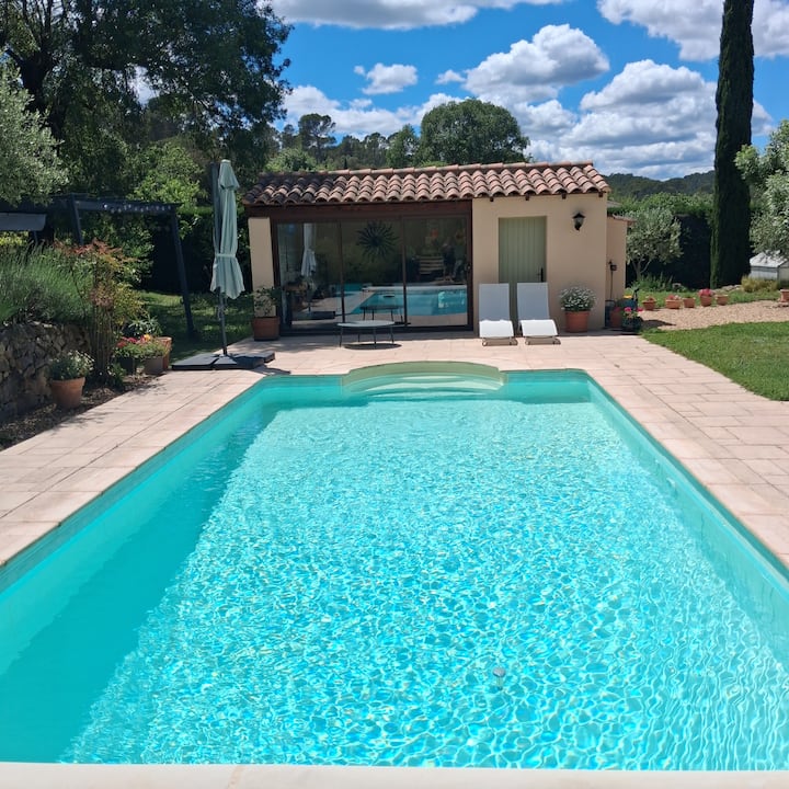 Nid Douillet Dans La Verdure Au Calme - Le Thoronet