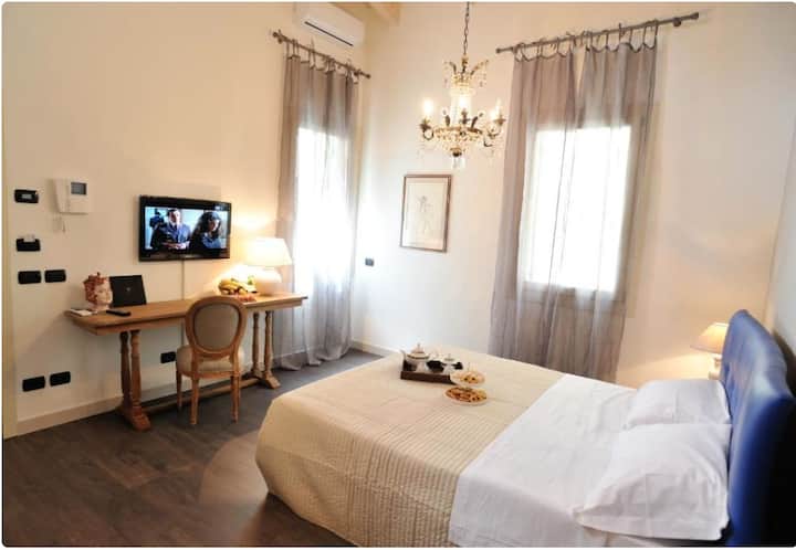 Finestra Sul Porto Canale: Vista Unica - Cervia
