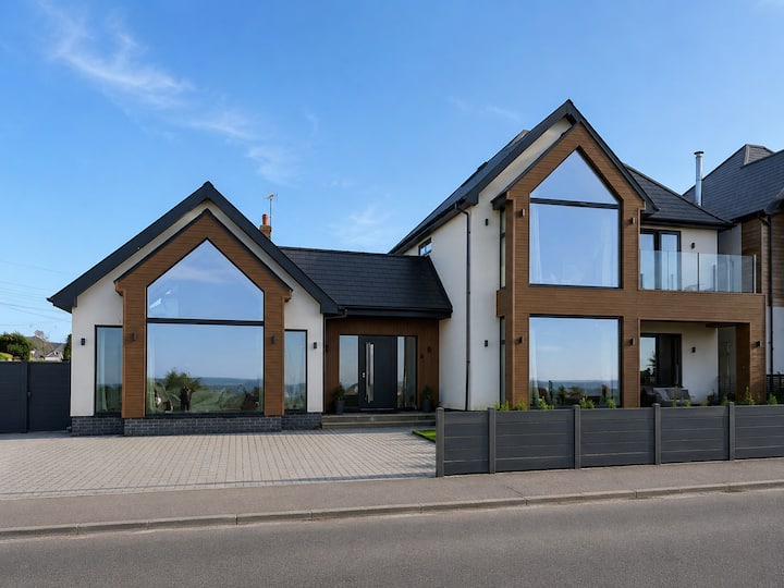 Beachfront Luxury Home With Seaview - Herne Bay