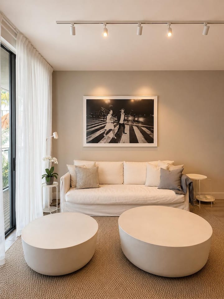 Elegant Designer Condo | Resort-style Living - Aventura, FL