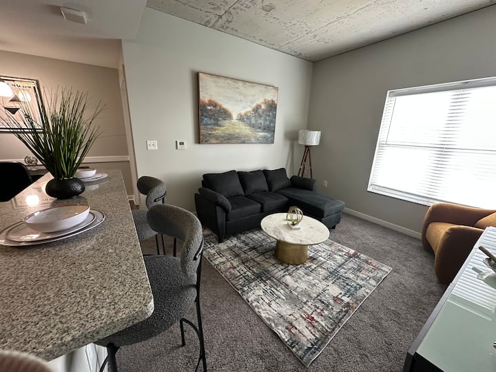 Downtown! Just One Mile From Monument Circle! - Mile Square - Downtown - Indianapolis