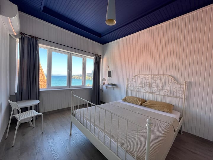 Bozcaada Merkezde, Plaja Yakın 2 Odalı Rum Evi - Bozcaada
