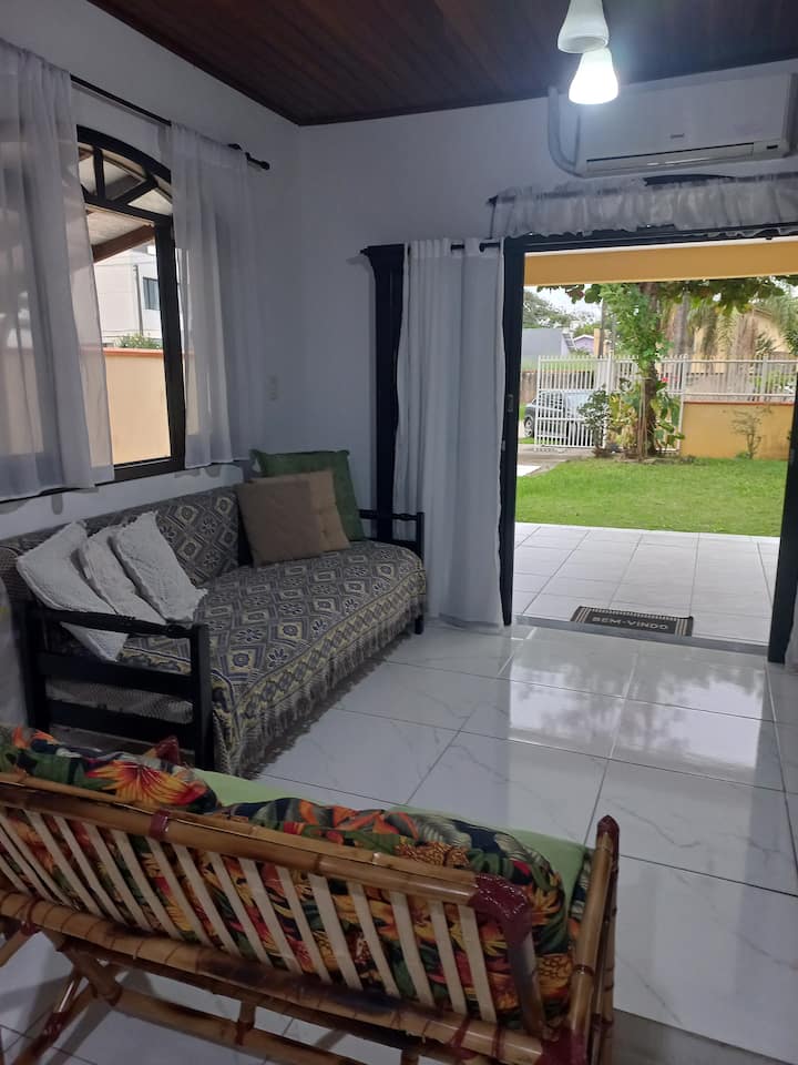 Casa De Férias Com Ar Nos Quartos, Quadra Do Mar - Itapoá