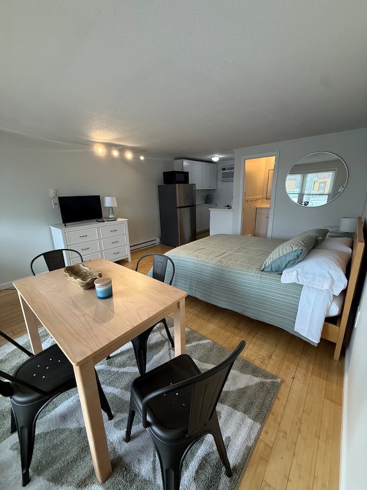 Ocean Blvd Studio 3 @ Beach - Hampton Beach, NH