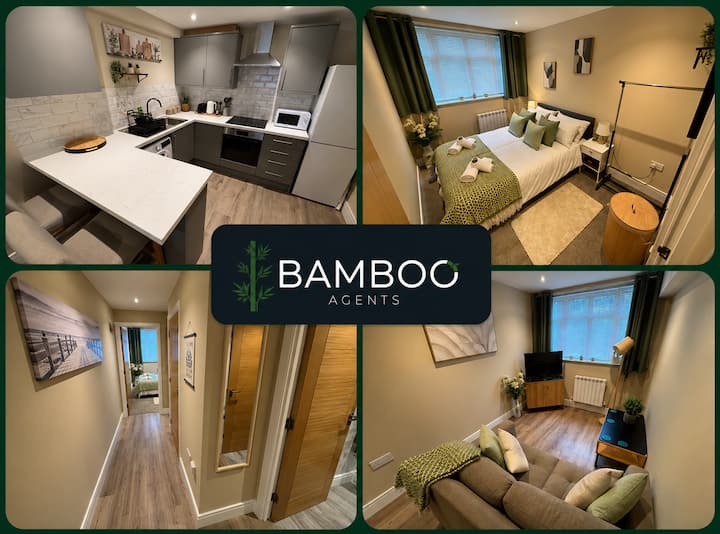 Stylish Horsham Flat Near Station - Horsham