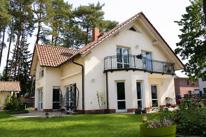 Villa Am Strand & Einliegerwohnung - Heidesee
