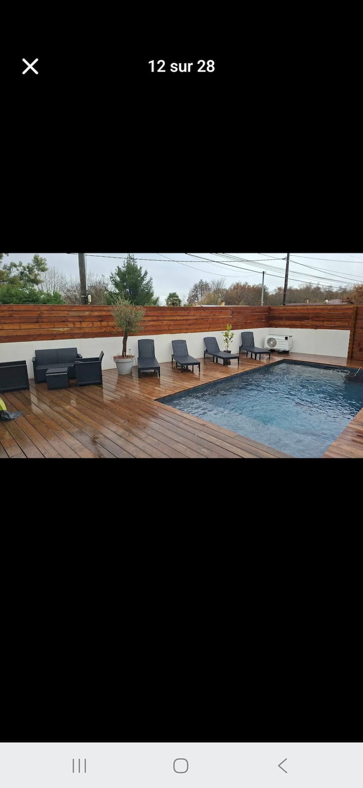 Chambre Avec Salle De Bain Et Piscine - Peyrehorade
